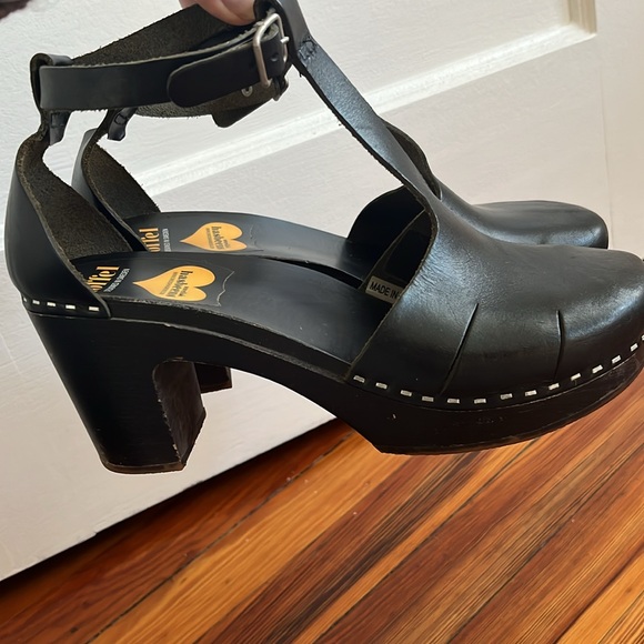 Swedish Hasbeens | Shoes | Swedish Hasbeens Tstrap Sandal In Black ...